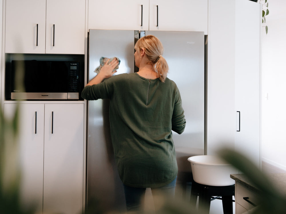 Deep Clean Your Fridge | 6 steps to refresh and organise - figgyandco